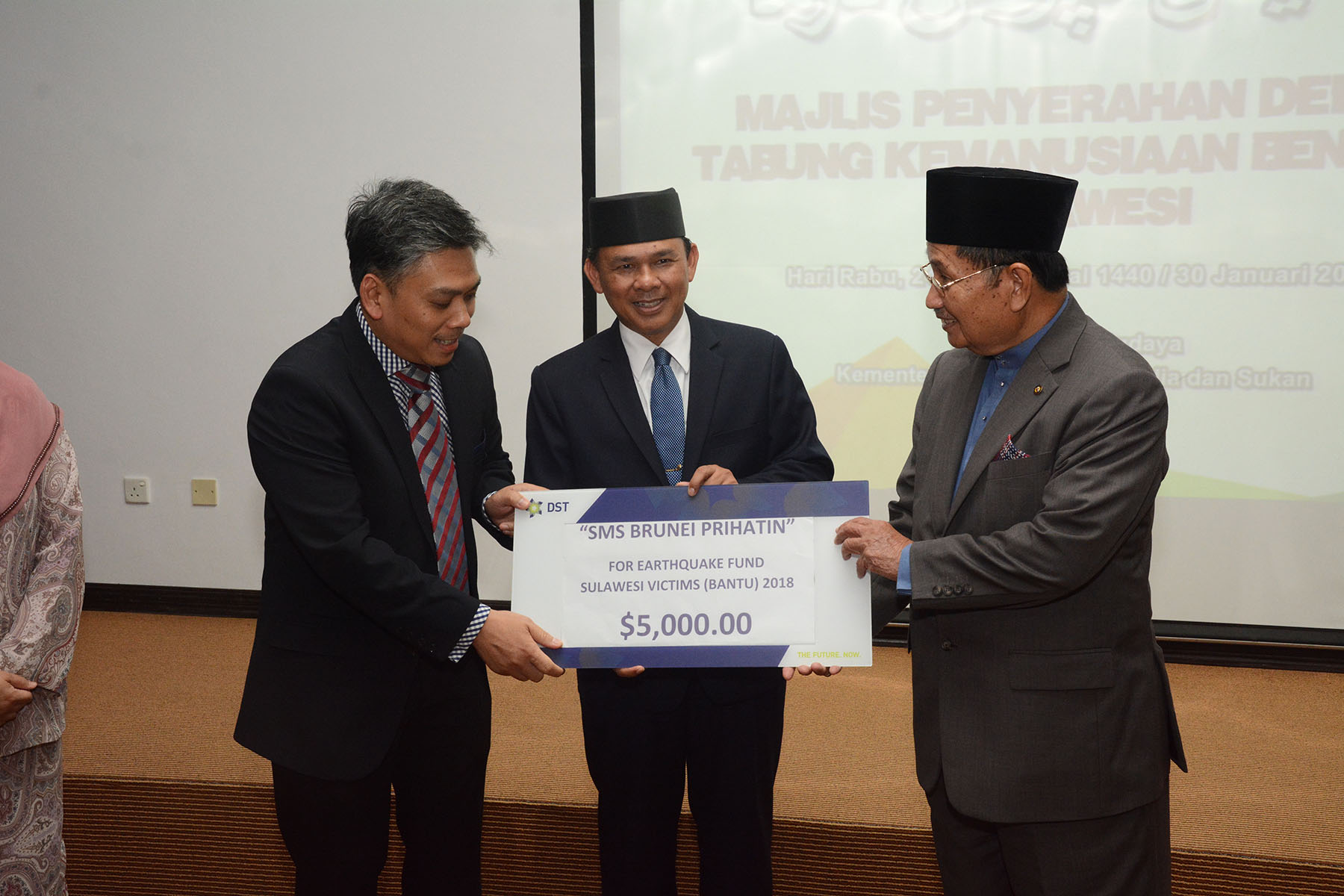 News - EMPAT BUAH AGENSI SERAH DERMA BAGI TKBS